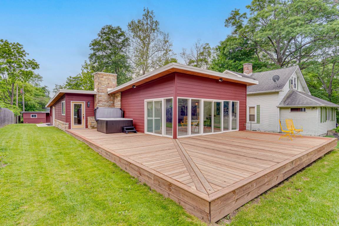 167 M² Cottage ∙ 3 Bedrooms ∙ 6 Guests - Greenfield, IN