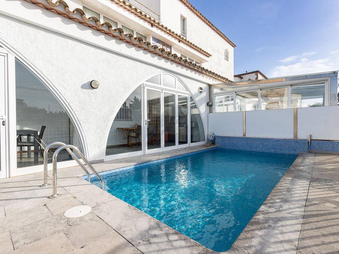 285 M² Casa ∙ 4 Habitaciones ∙ 8 Huéspedes - Sant Pere Pescador