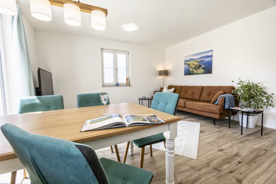 115 M² Ferienwohnung ∙ 2 Gäste - Chiemsee