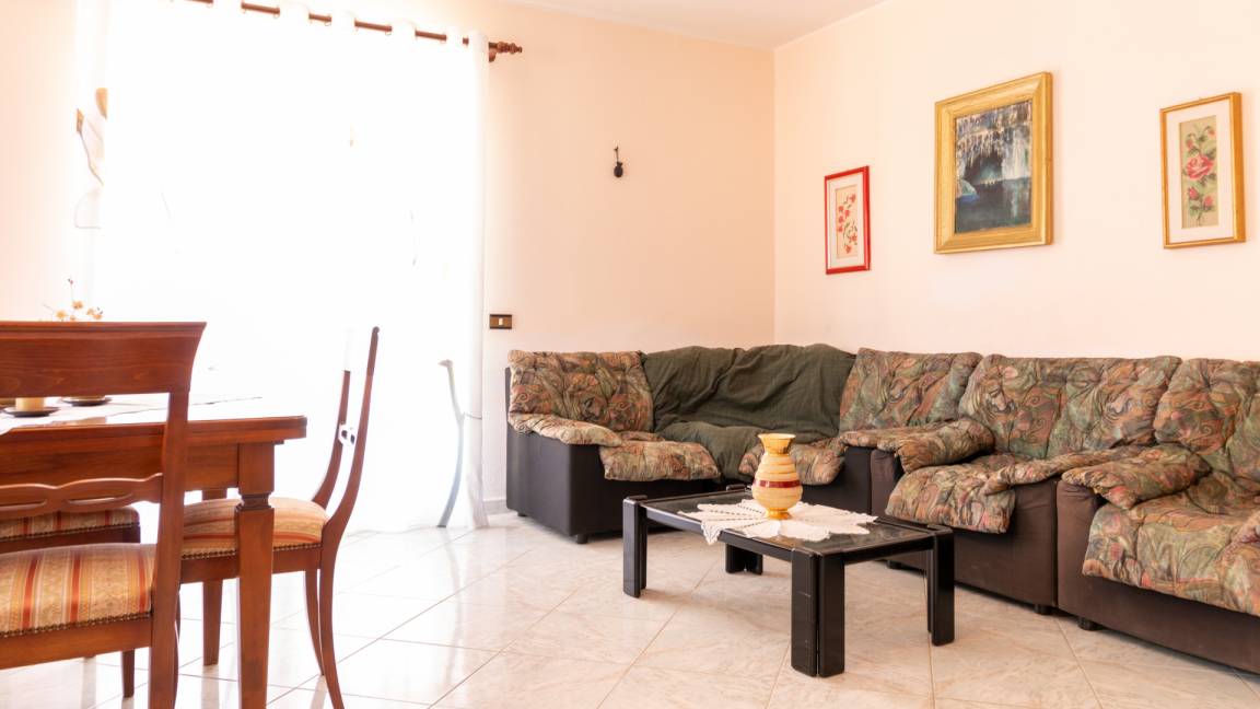 99 M² Apartment ∙ 3 Bedrooms ∙ 5 Guests - Cala Gonone