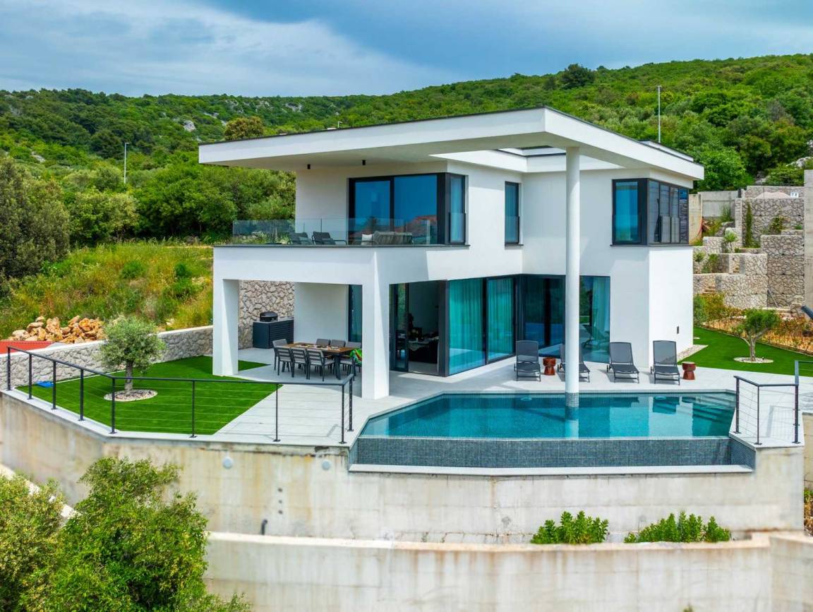 200 M² Villa ∙ 4 Makuuhuonetta ∙ 8 Vierasta - Punat