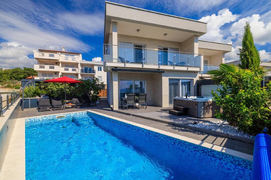 90 M² Huis ∙ 2 Slaapkamers ∙ 4 Gasten - Crikvenica