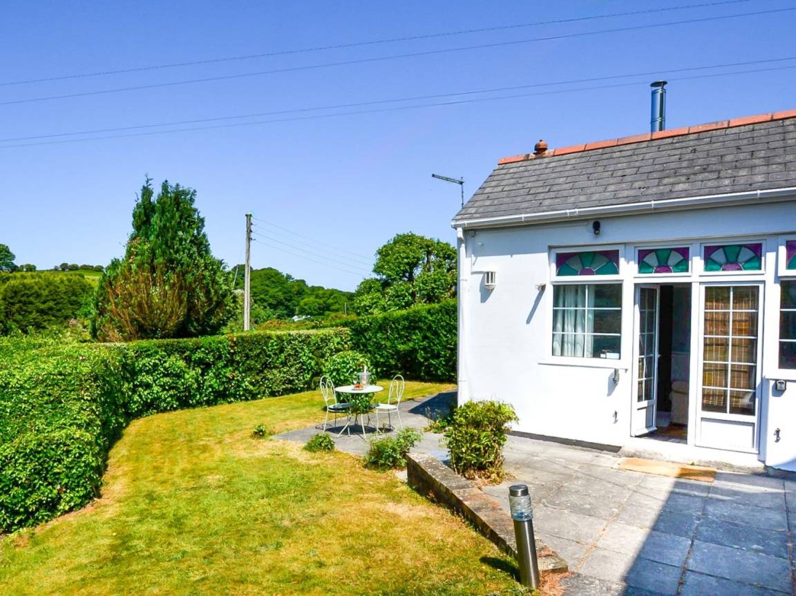 Cottage ∙ 1 Bedroom ∙ 2 Guests - Troon