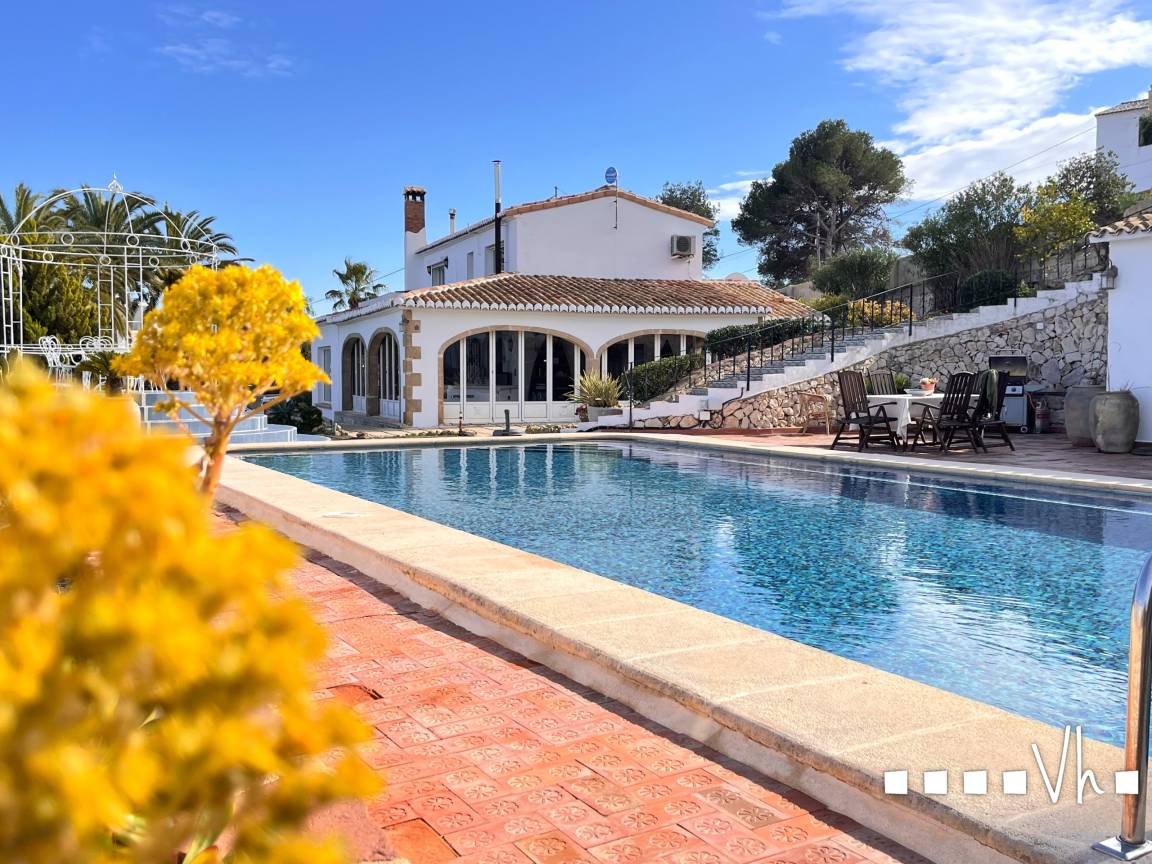 300 M² Villa ∙ 4 Habitaciones ∙ 8 Huéspedes - Xàbia