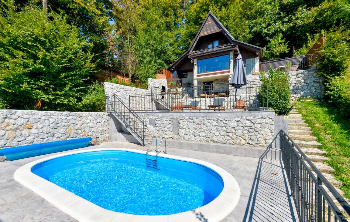 76 M² House ∙ 3 Bedrooms ∙ 6 Guests - Karlovac