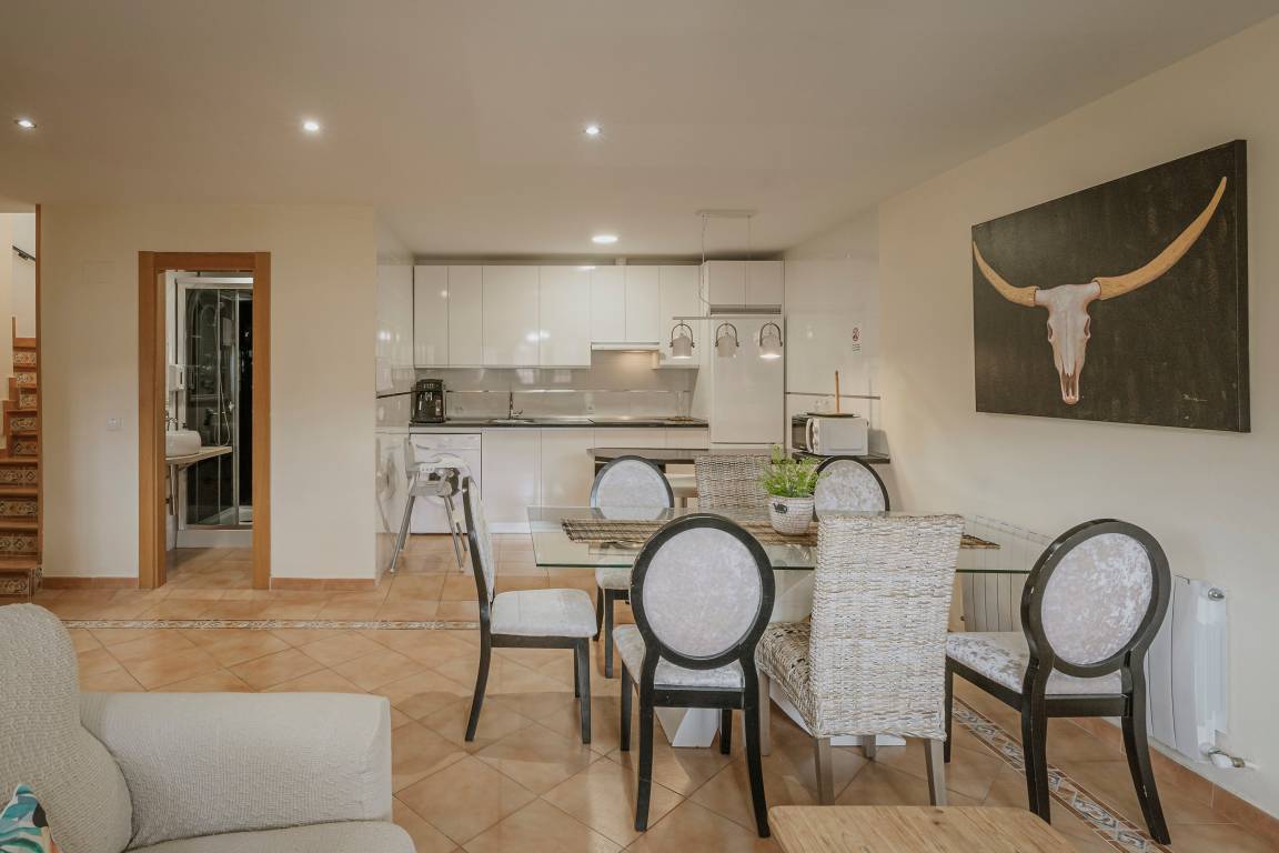 128 M² Ferienhaus ∙ 4 Schlafzimmer ∙ 10 Gäste - Piedralaves
