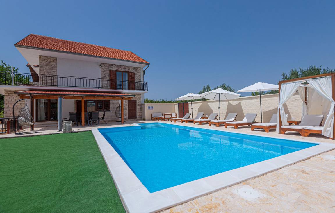 180 M² Maisonnette ∙ 4 Slaapkamers ∙ 8 Gasten - Kroatië