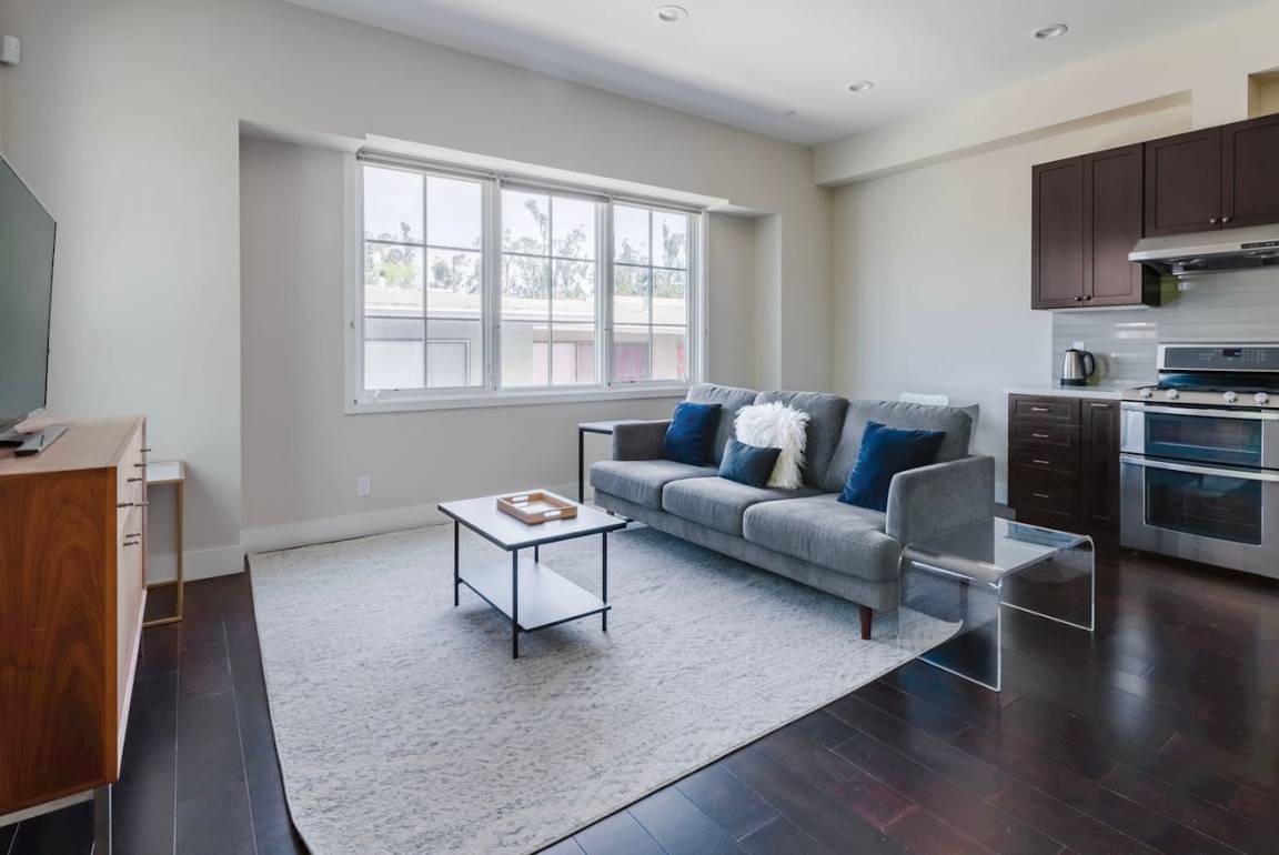 102 M² Apartment ∙ 2 Bedrooms ∙ 4 Guests - Burlingame, CA