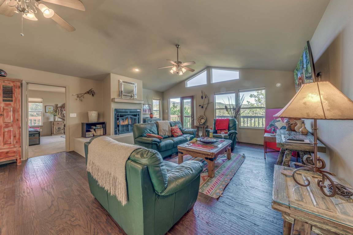 204 M² Cabin ∙ 3 Bedrooms ∙ 8 Guests - Ruidoso, NM