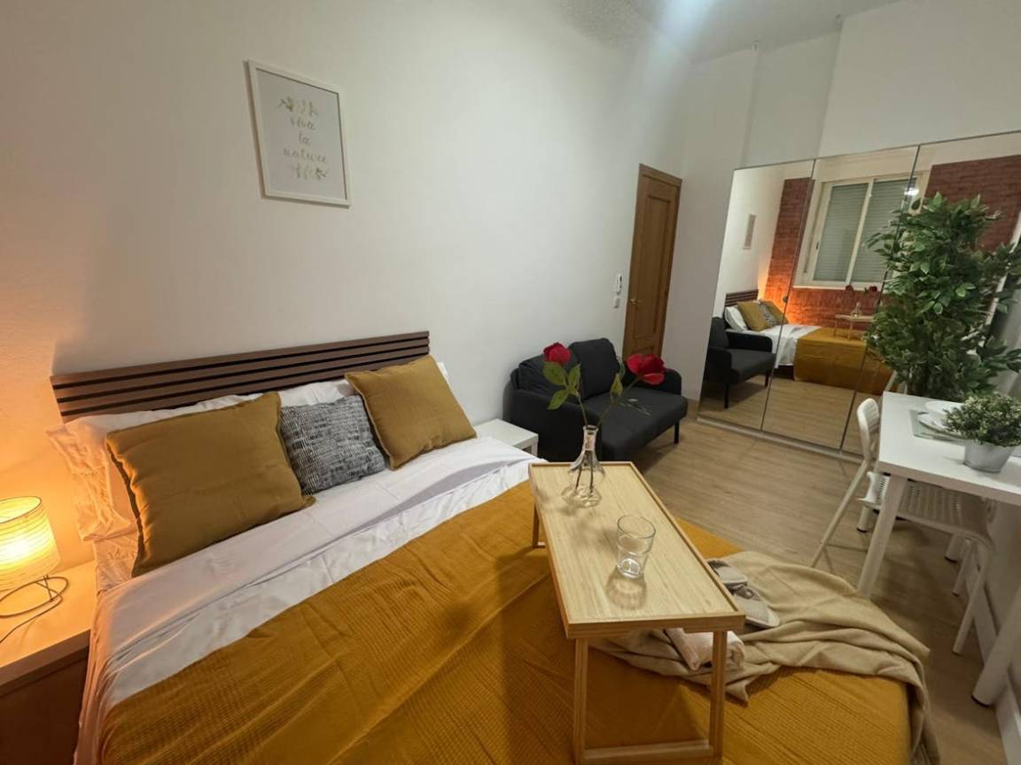 55 M² Apartamento ∙ 3 Habitaciones ∙ 4 Huéspedes - Madrid