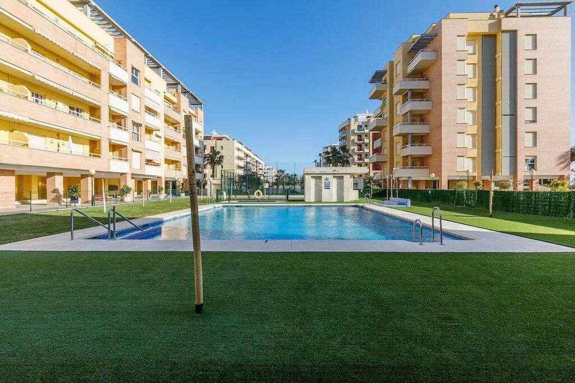 65 M² Apartamento ∙ 2 Habitaciones ∙ 4 Huéspedes - Vélez-Málaga