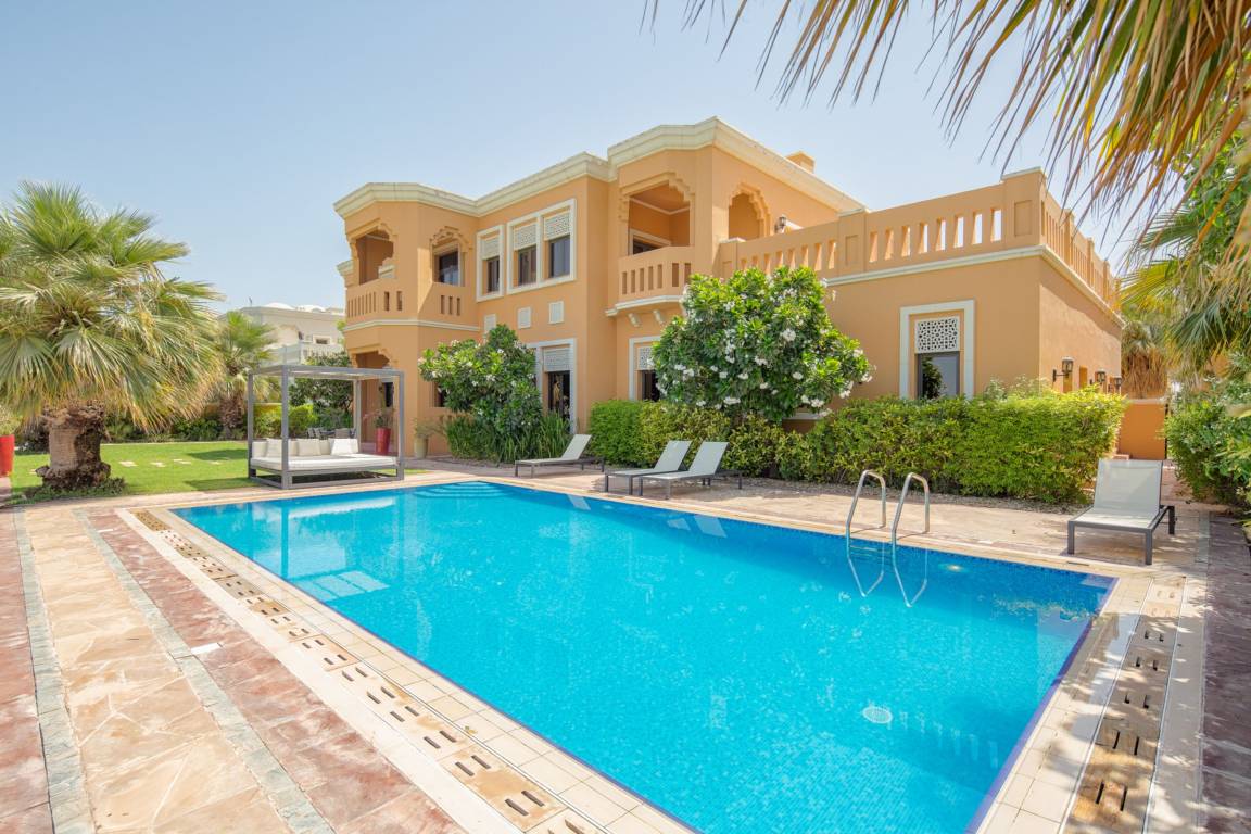 1244 M² Apartment ∙ 6 Bedrooms ∙ 12 Guests - Dubai