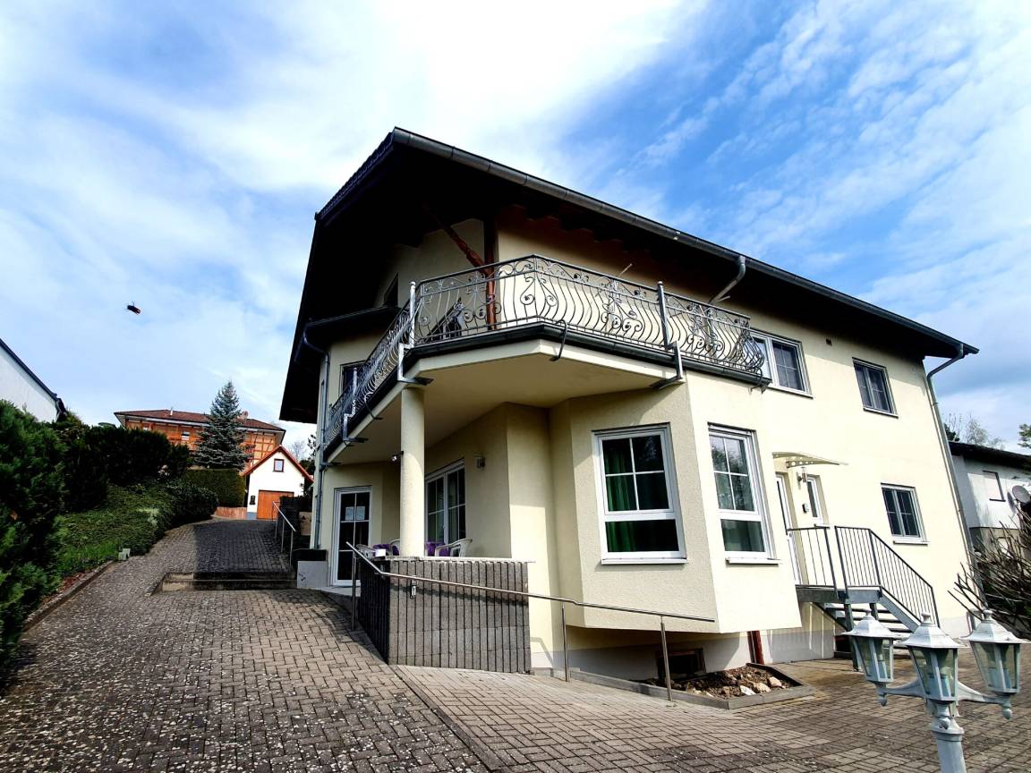 77 M² Ferienwohnung ∙ 1 Schlafzimmer ∙ 4 Gäste - Meisenheim