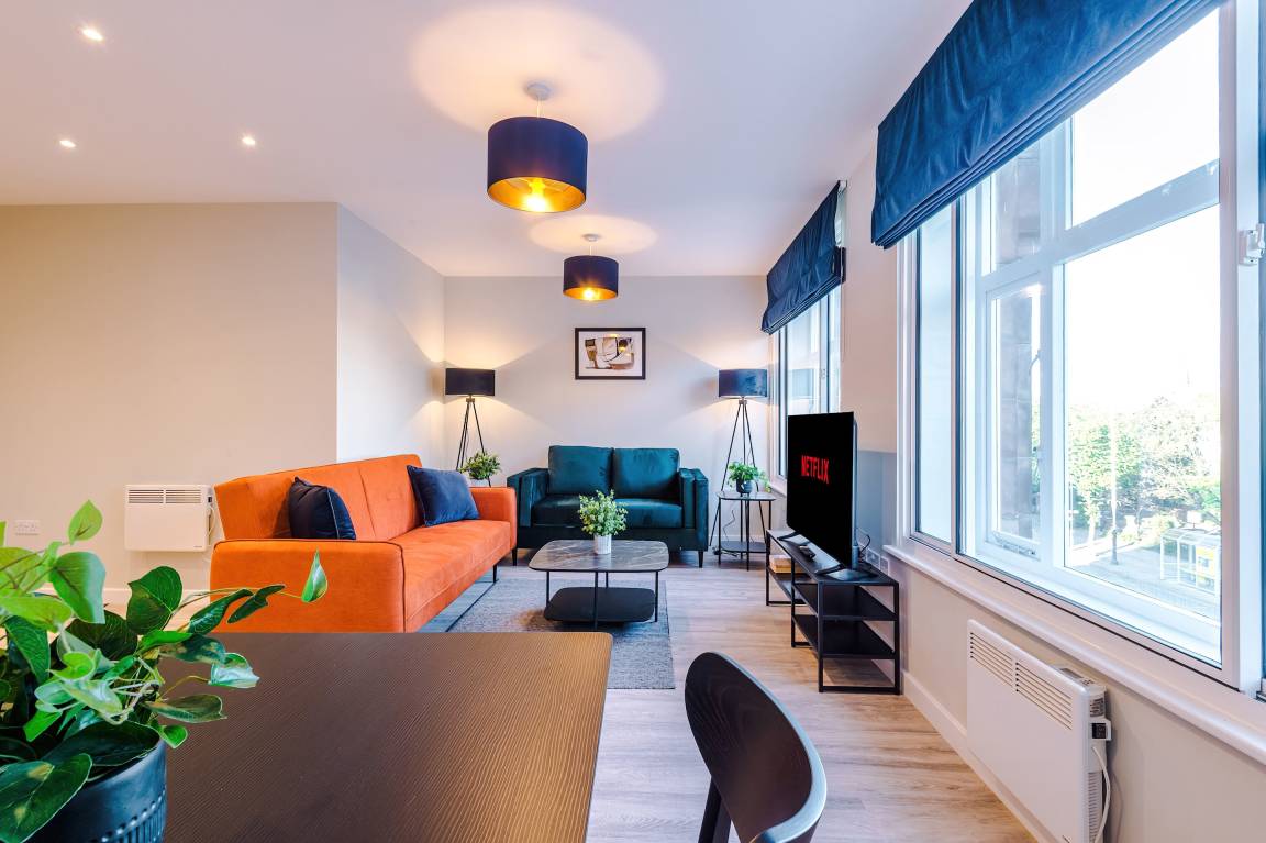74 M² Apartment ∙ 2 Bedrooms ∙ 6 Guests - Ormskirk