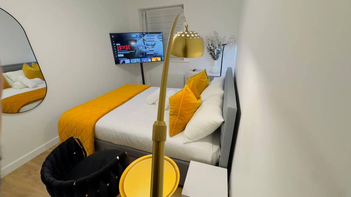 70 M² Apartment ∙ 2 Bedrooms ∙ 5 Guests - Dartford