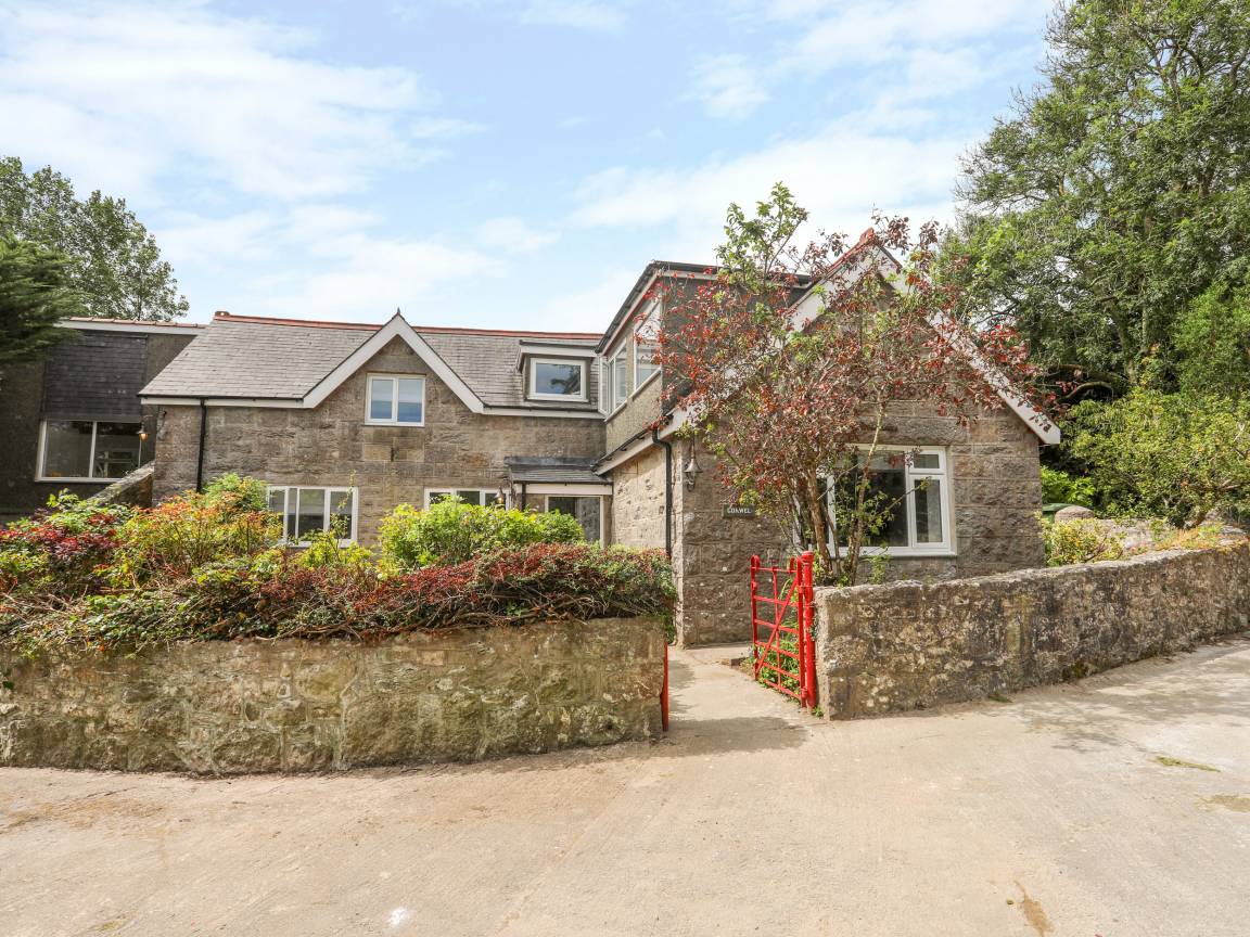 Cottage ∙ 5 Bedrooms ∙ 10 Guests - Benllech