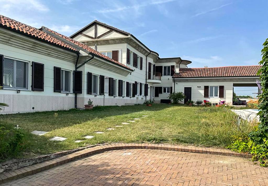 358 M² House ∙ 5 Bedrooms ∙ 10 Guests - Asti
