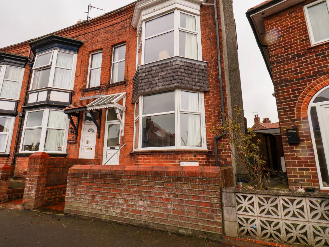 Cottage ∙ 4 Bedrooms ∙ 10 Guests - Filey