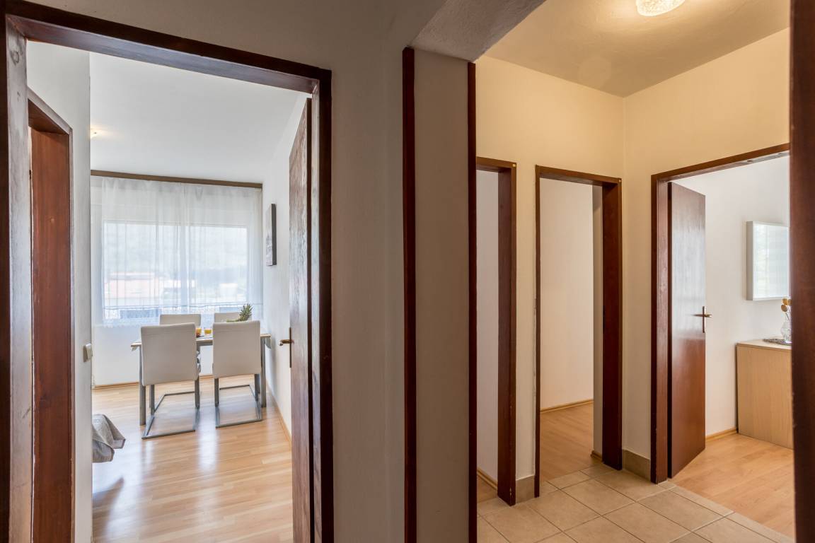 80 M² Ferienwohnung ∙ 3 Schlafzimmer ∙ 6 Gäste - Bol