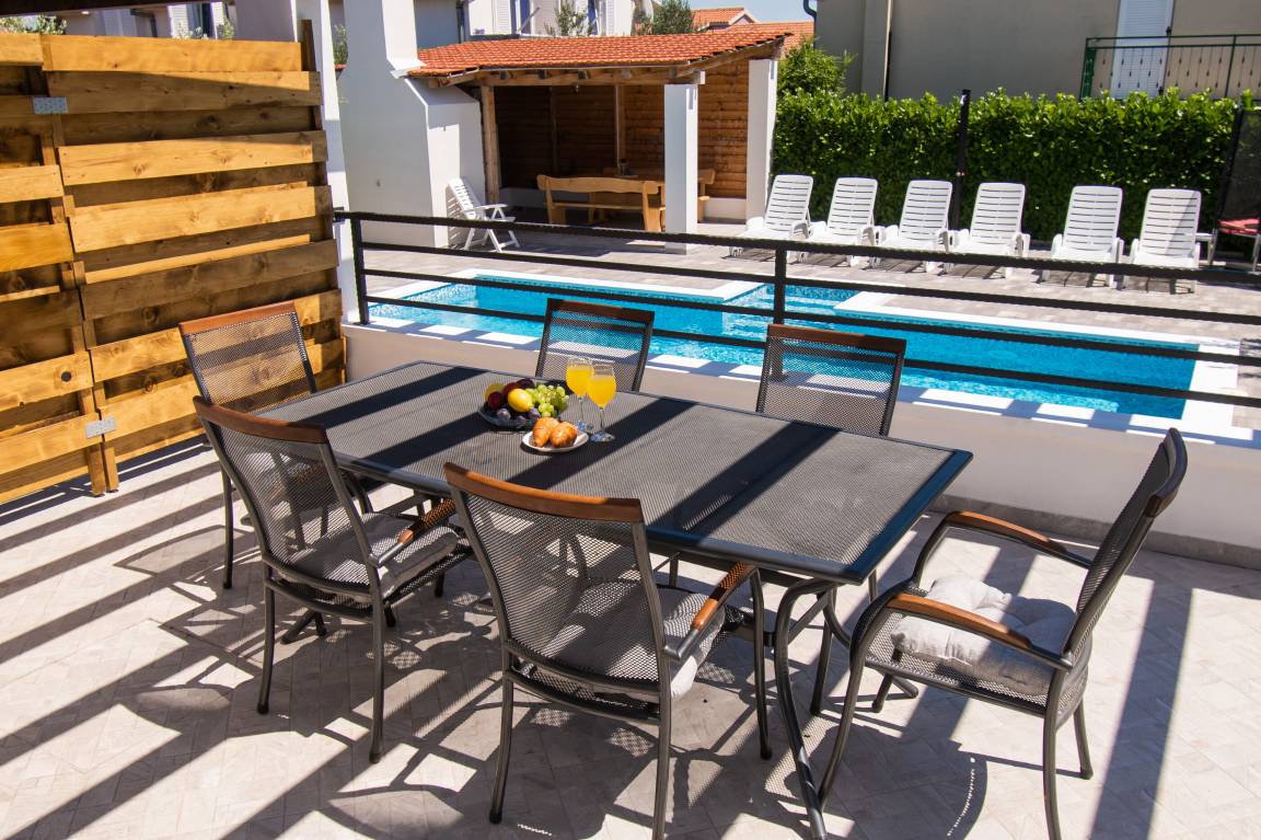 190 M² Ferienhaus ∙ 6 Schlafzimmer ∙ 12 Gäste - Vodice