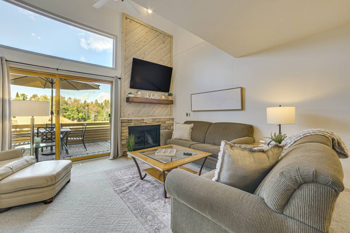119 M² Apartment ∙ 2 Bedrooms ∙ 6 Guests - Harbor Springs, MI