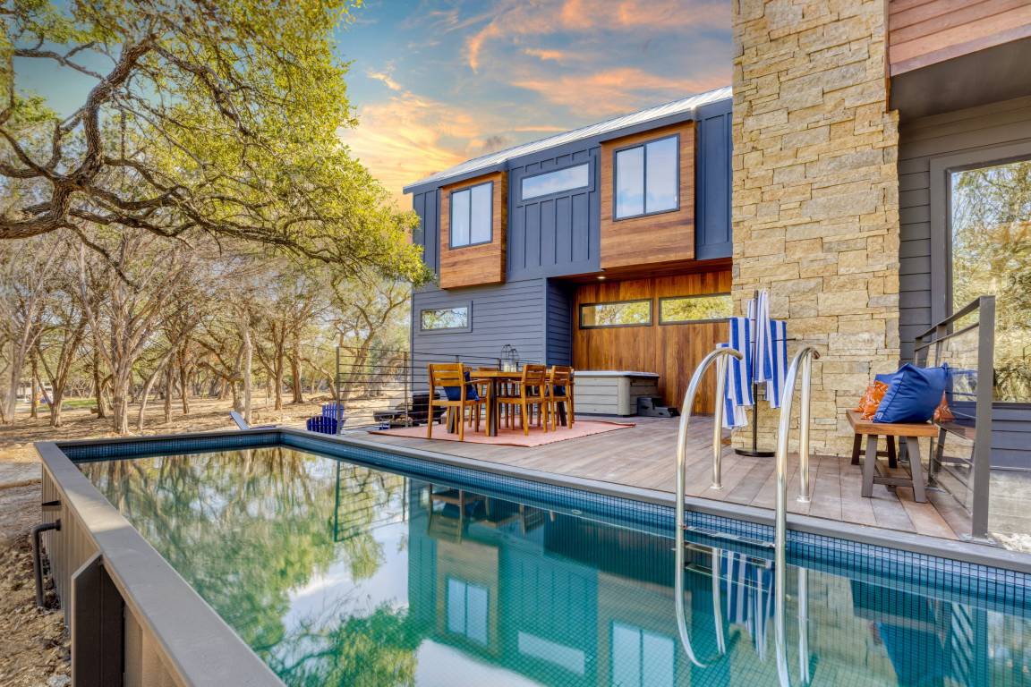 224 M² House ∙ 4 Bedrooms ∙ 10 Guests - Driftwood, TX