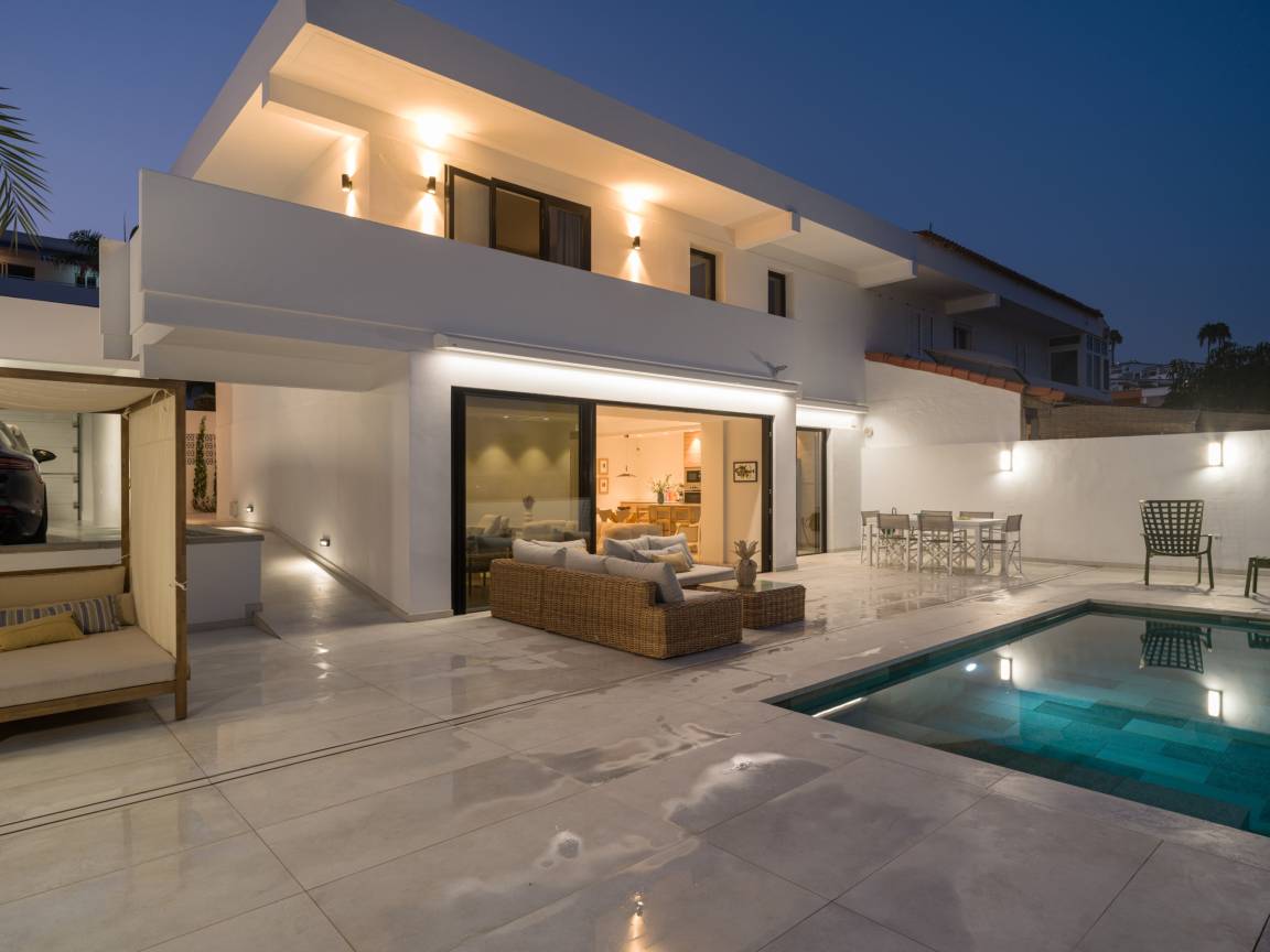 180 M² Chalet ∙ 4 Habitaciones ∙ 8 Huéspedes - Playa del Inglés
