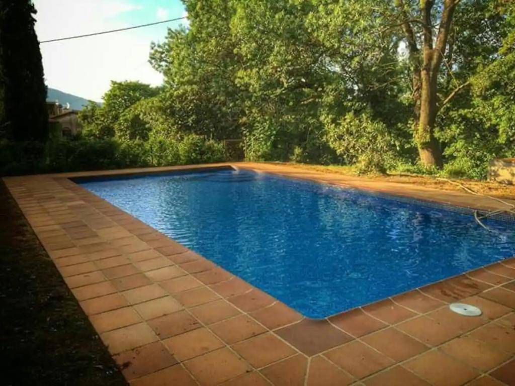 300 M² Chalet ∙ 5 Bedrooms ∙ 11 Guests - Besalú