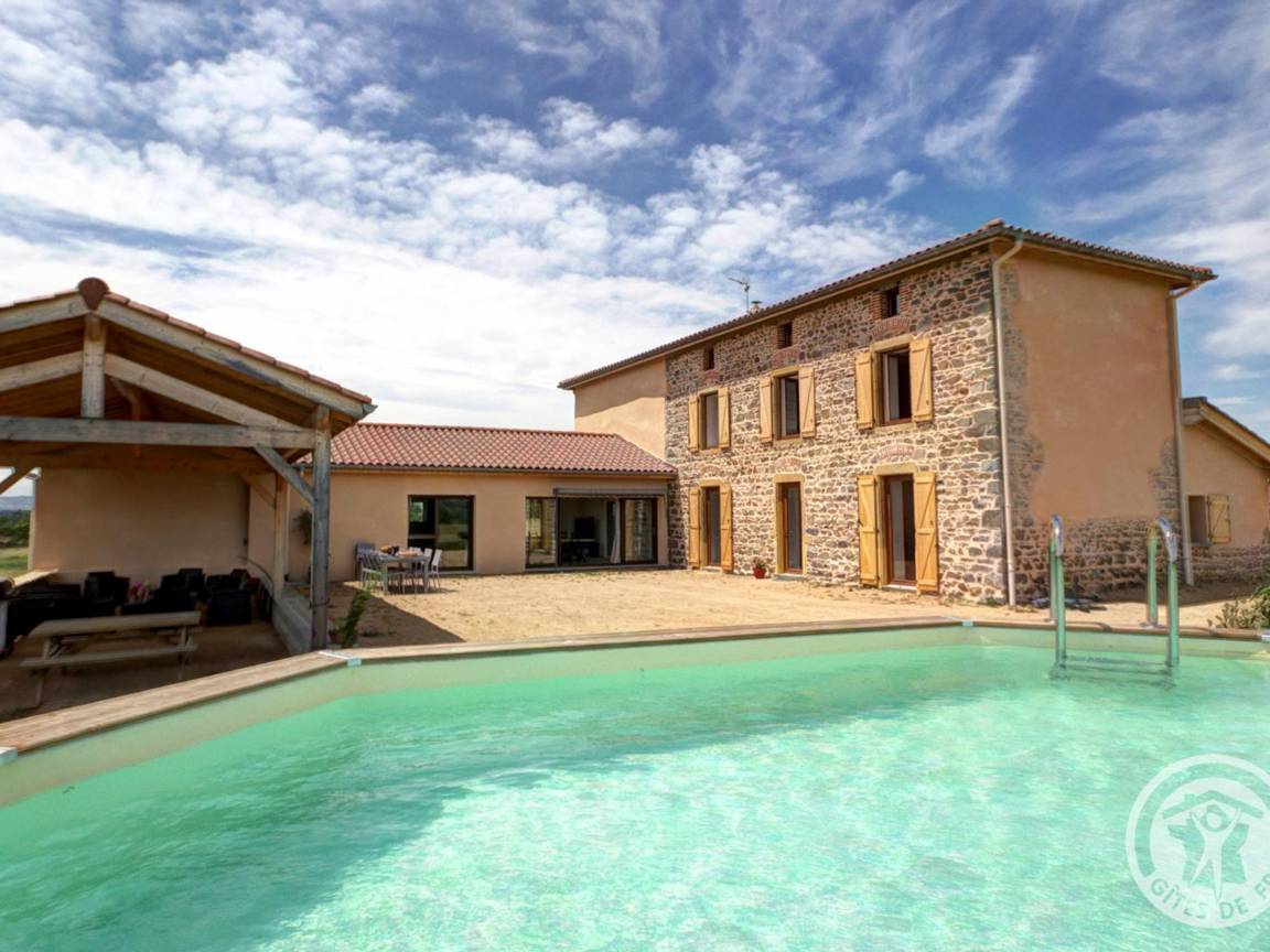 250 M² Cottage ∙ 4 Chambres ∙ 12 Personnes - Neaux