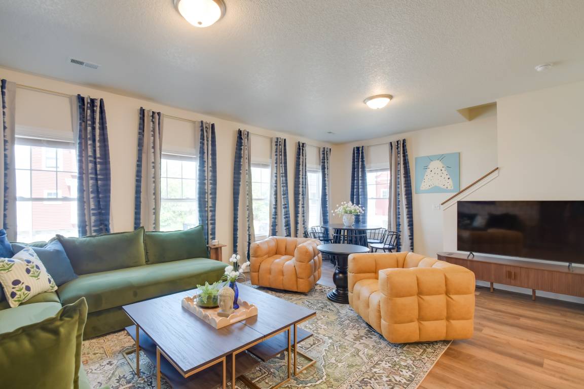 130 M² Apartment ∙ 2 Bedrooms ∙ 6 Guests - The Landing, Bettendorf