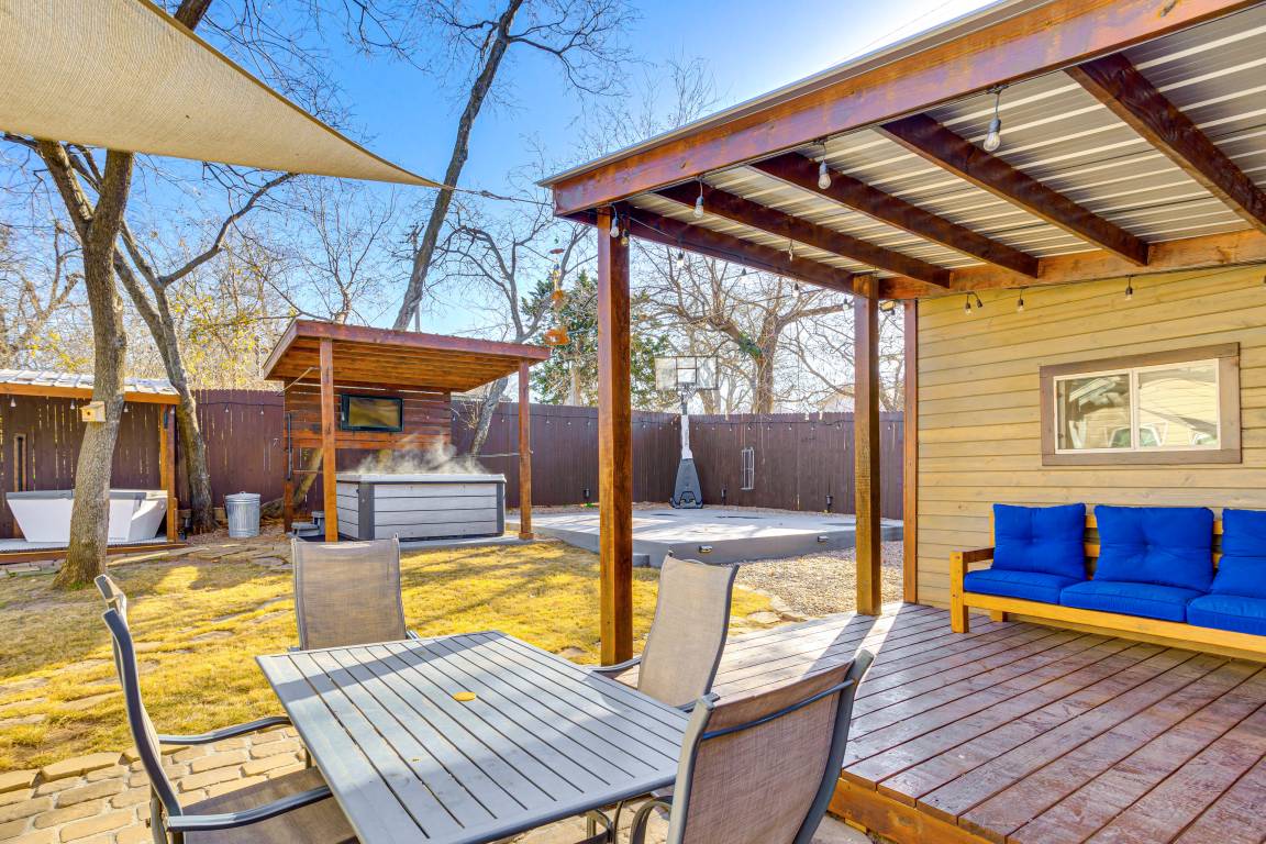 171 M² House ∙ 4 Bedrooms ∙ 9 Guests - The Village, OK