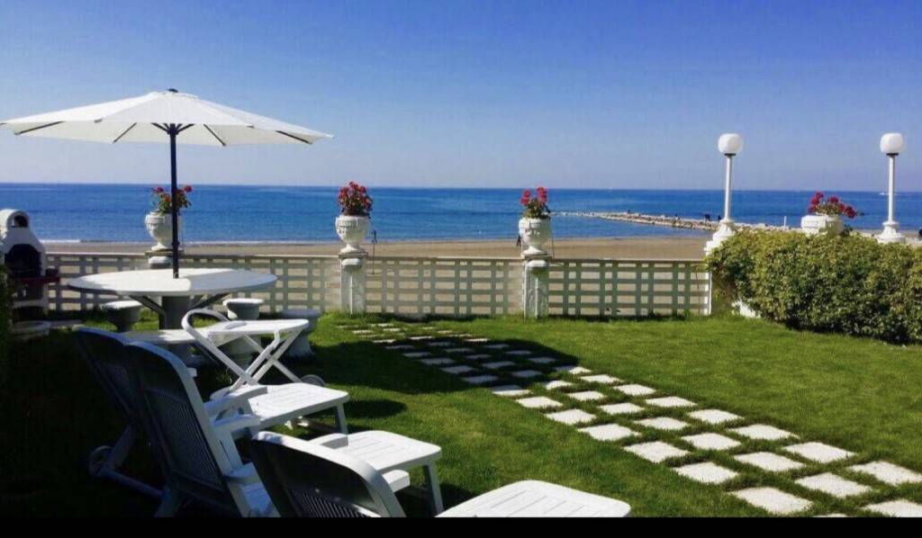 150 M² Apartment ∙ 3 Bedrooms ∙ 10 Guests - Anzio