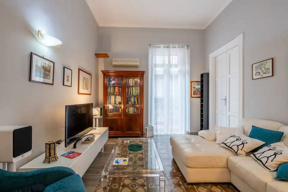 84 M² Apartamento ∙ 2 Habitaciones ∙ 4 Huéspedes - Bari