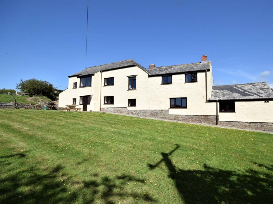 Cottage ∙ 2 Bedrooms ∙ 5 Guests - North Devon District