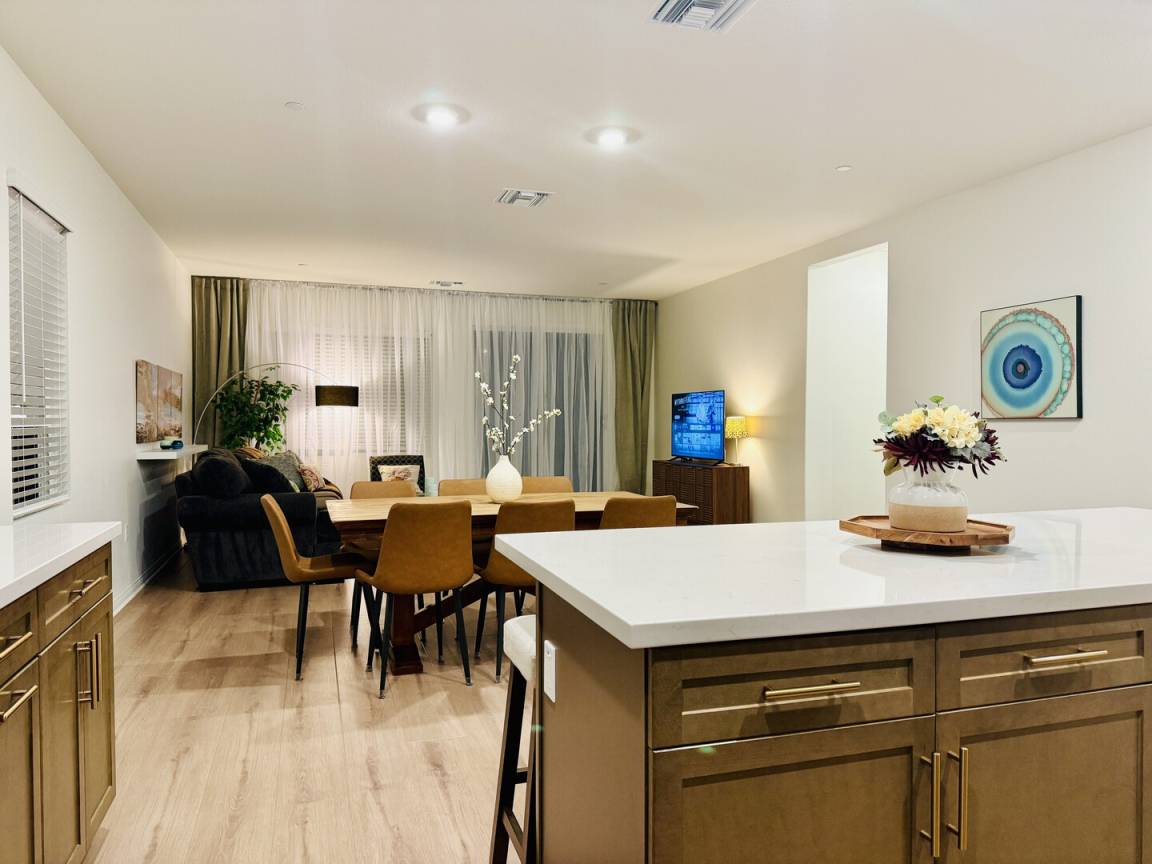 194 M² House ∙ 4 Bedrooms ∙ 8 Guests - Menifee, CA