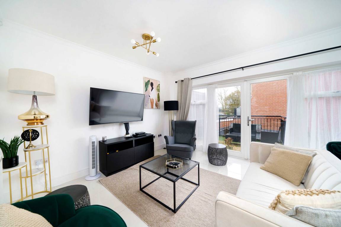 118 M² House ∙ 2 Bedrooms ∙ 4 Guests - Mill Hill