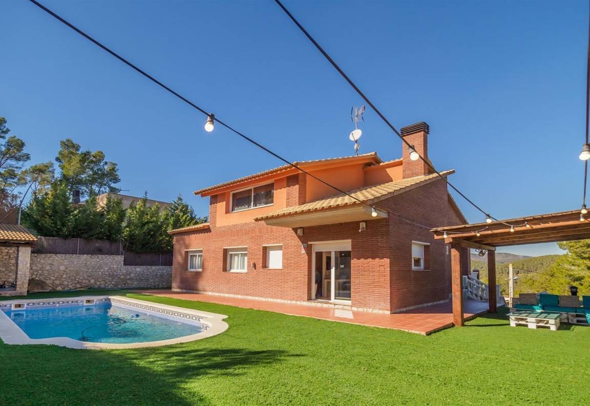 170 M² Villa ∙ 3 Bedrooms ∙ 8 Guests - Vilanova i la Geltrú