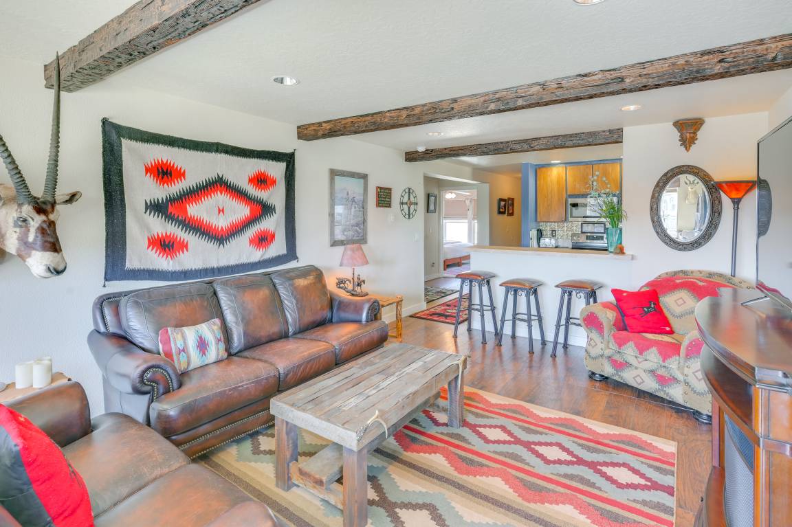 111 M² Apartment ∙ 2 Bedrooms ∙ 4 Guests - Ennis, MT