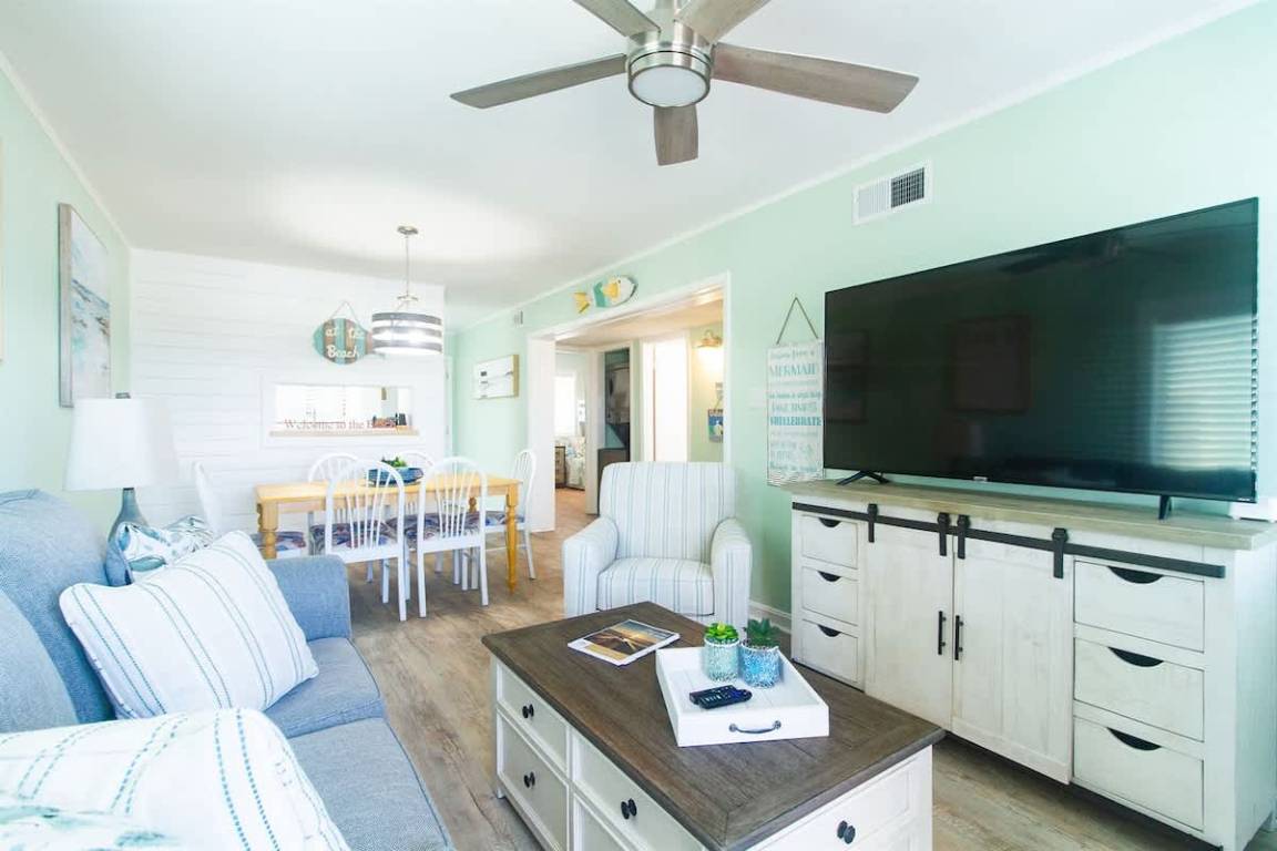 82 M² Apartment ∙ 2 Bedrooms ∙ 8 Guests - Carolina Beach, NC