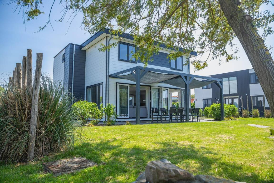 Bungalow ∙ 5 Bedrooms ∙ 10 Guests - Alkmaar