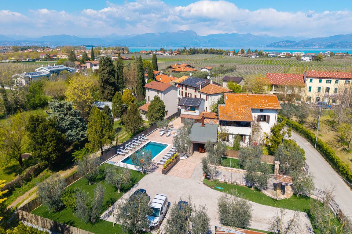 50 M² Apartamento ∙ 1 Habitación ∙ 4 Huéspedes - Sirmione