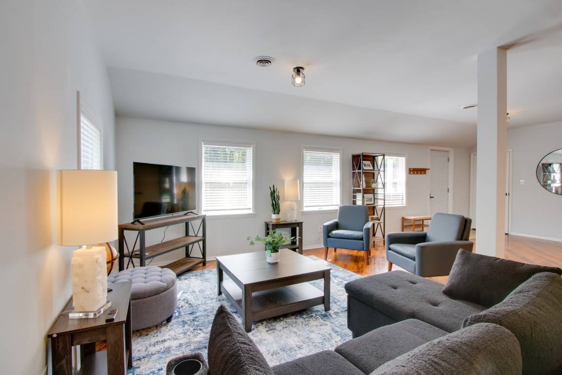 111 M² Apartment ∙ 2 Bedrooms ∙ 5 Guests - Jersey, OH