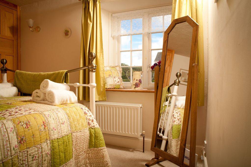 90 M² Cottage ∙ 2 Bedrooms ∙ 5 Guests - Totnes