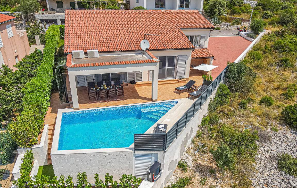 250 M² Ferienhaus ∙ 4 Schlafzimmer ∙ 8 Gäste - Brodarica