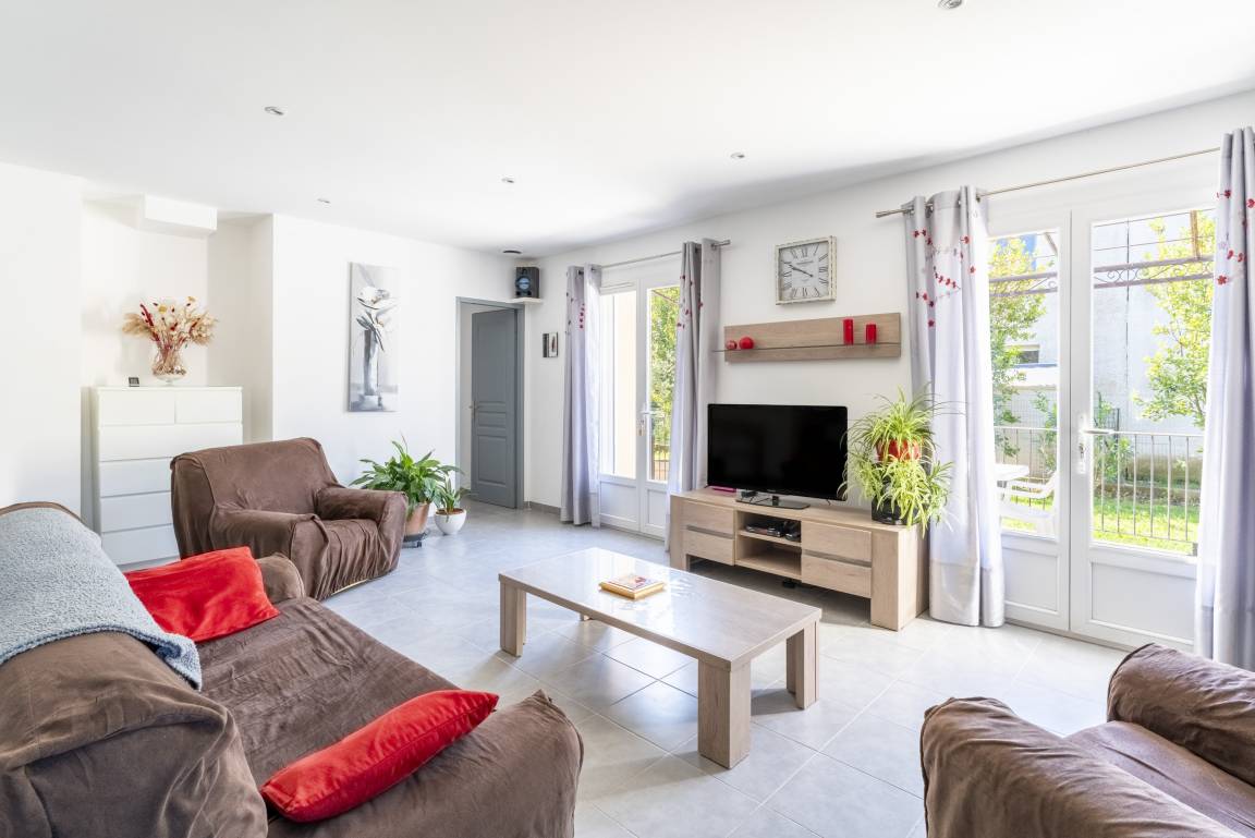 98 M² Casa ∙ 3 Habitaciones ∙ 6 Huéspedes - Remoulins