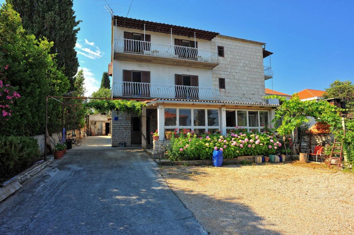 Apartment ∙ 2 Bedrooms ∙ 5 Guests - Supetar