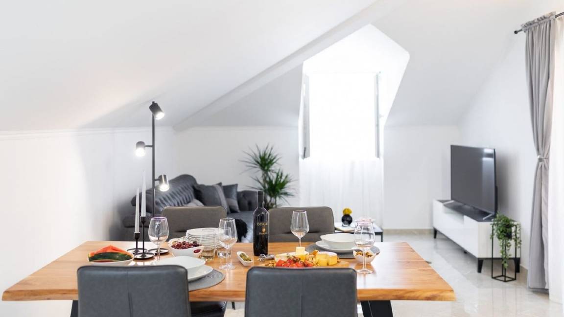 100 M² Ferienwohnung ∙ 2 Schlafzimmer ∙ 3 Gäste - Vela Luka