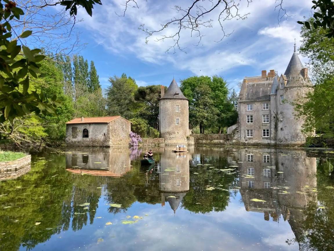 200 M² Maison De Vacances ∙ 4 Chambres ∙ 10 Personnes - Clisson