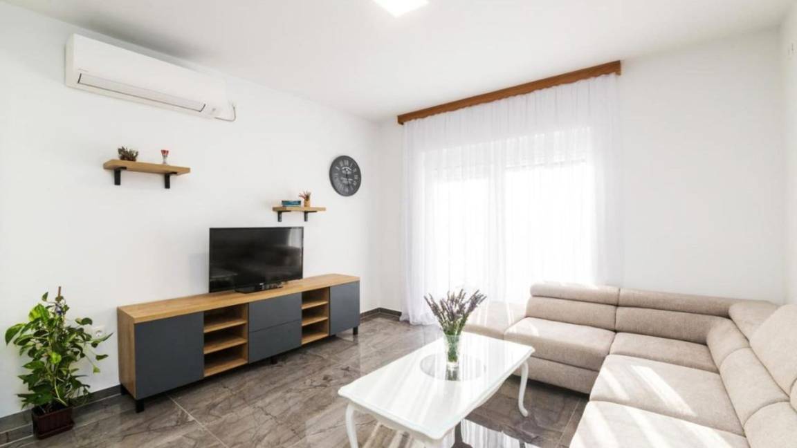 90 M² House ∙ 3 Bedrooms ∙ 8 Guests - Bibinje