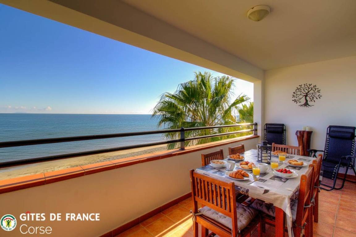 76 M² Gîte ∙ 3 Chambres ∙ 6 Personnes - Corse